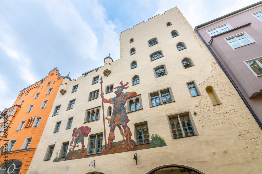 Foto de Stock Wide angle lens view showing the entire top facade of the ...