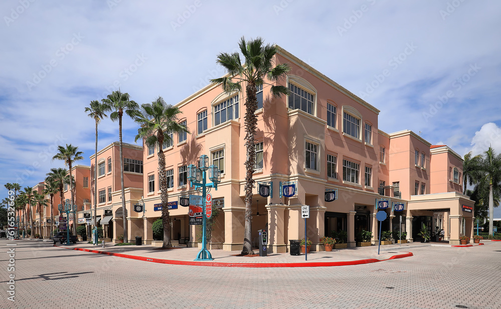 Mizner Park Shopping Mall, an elegant, upscale and laid back shopping ...