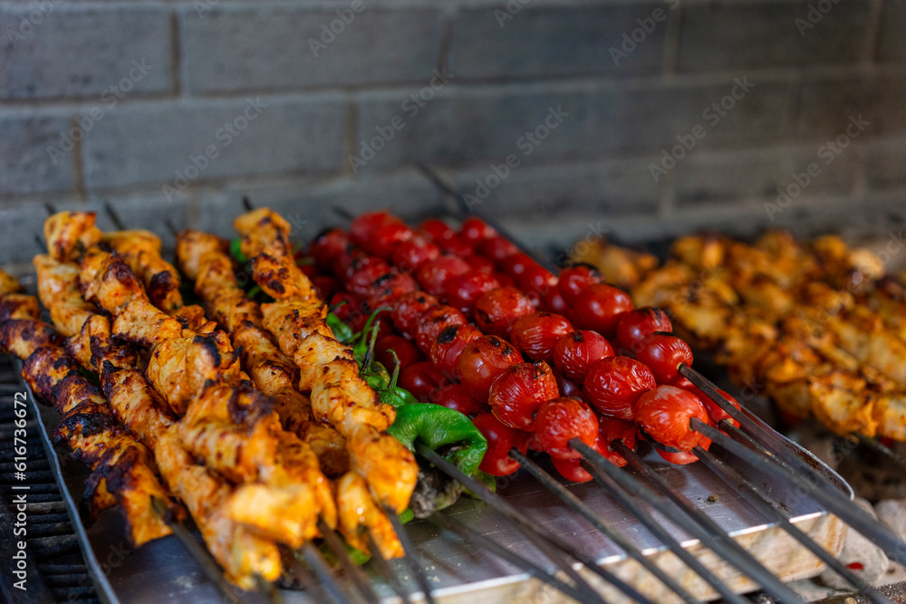 Stock-Foto „Traditional Turkish meal kebab, Ali nazik, adana kebap ...