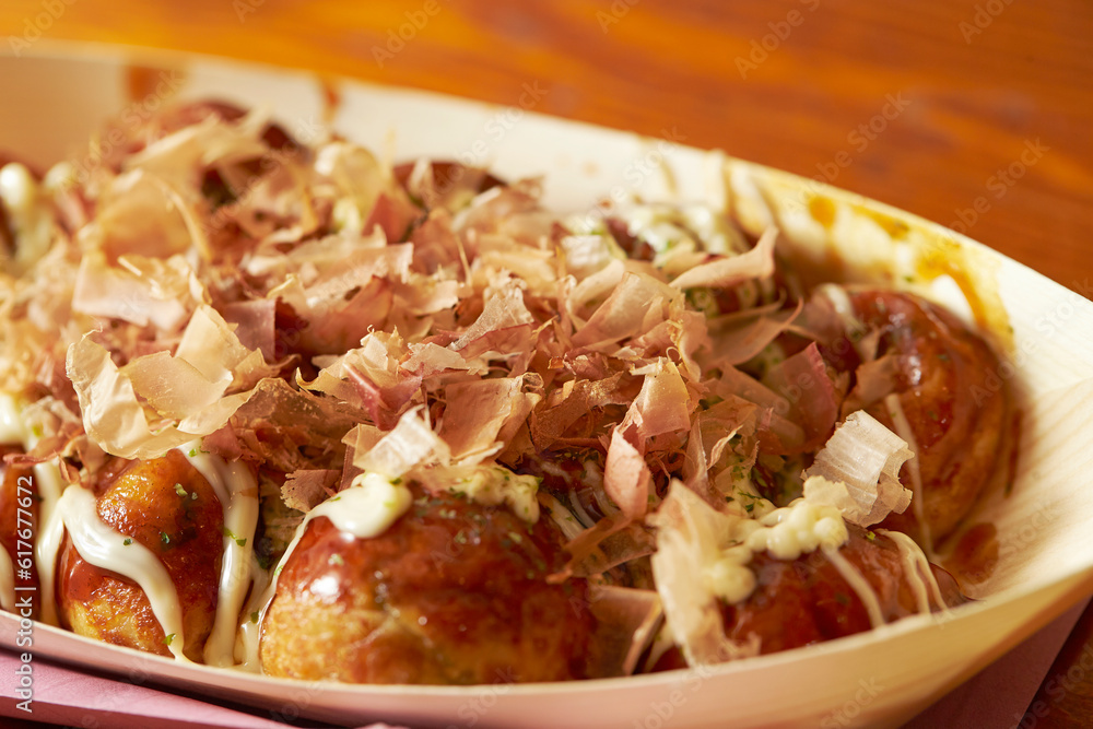 takoyaki, Grilled food mixed with minced octopus and vegetables in ...