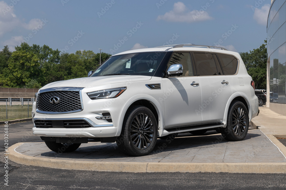 Infiniti QX80 display at a dealership. Infiniti offers the QX80 in Luxe ...