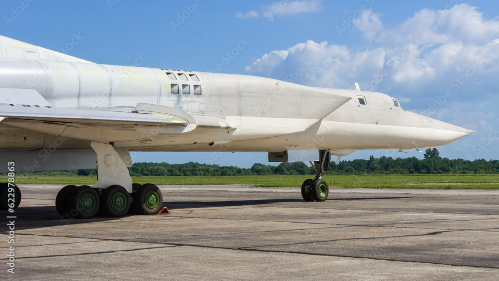 Foto de Stock Tu-22M3 (NATO - Backfire) aircraft, bomber-carrier ...