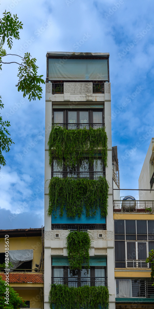 Old Apartment house block in Hanoi Old Quarters Vietnam narrow tall ...