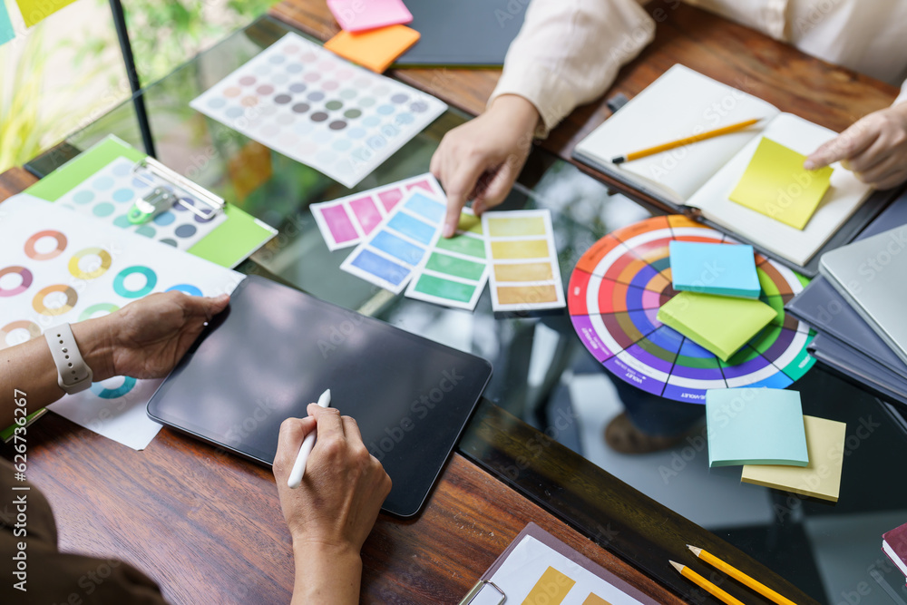 Teamwork brainstorming Creative idea Business project. Business People ...