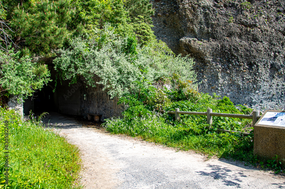 畳ヶ浦隧道 海側 島根県浜田市石見畳ヶ浦 Tatamigaura Tunnel which leads to Iwami ...