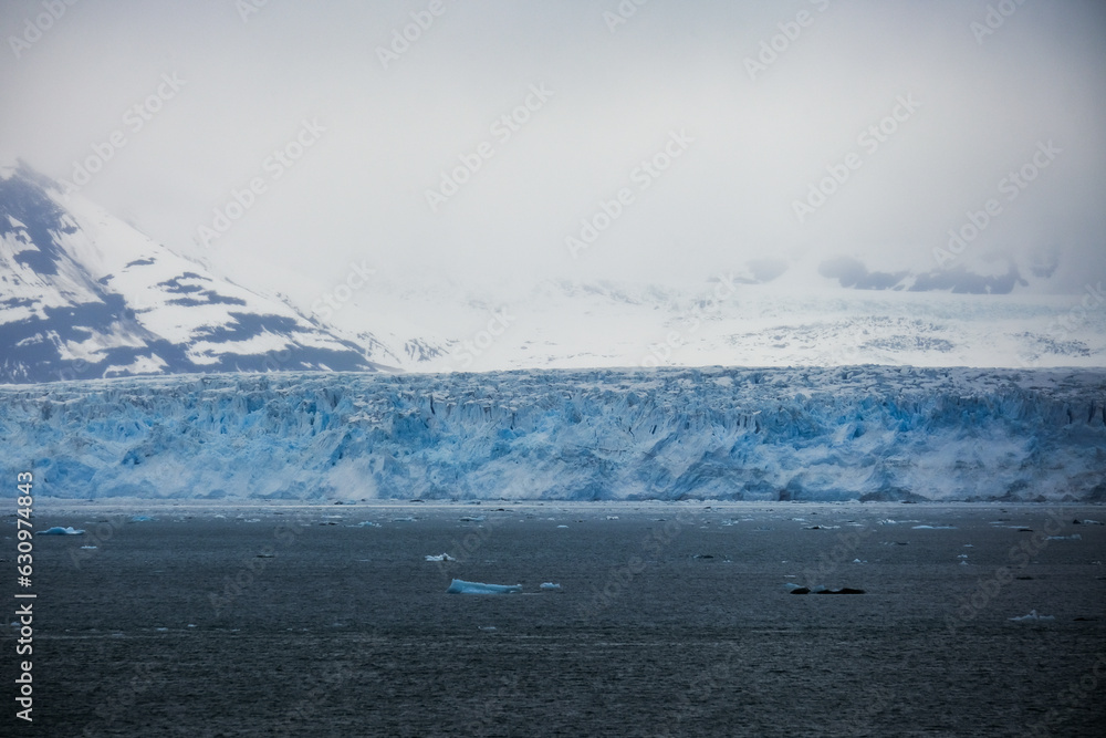 Cruise to Hubbard Glacier Bay in Alaska with floating ice bergs and ...