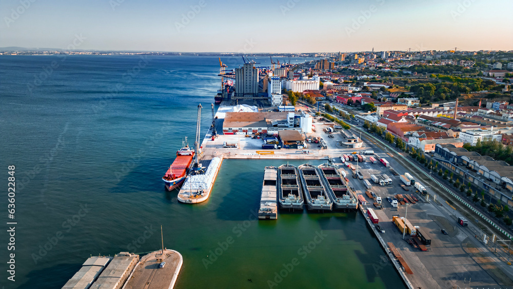 Stock-Foto „Beira Rio Tejo Portugal Braço de Prata Cabo Ruivo Marvila ...