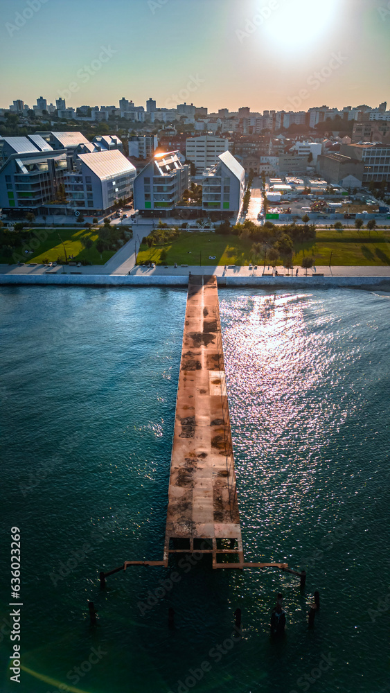 Foto Beira Rio Tejo Portugal Braço de Prata Cabo Ruivo Marvila Parque ...