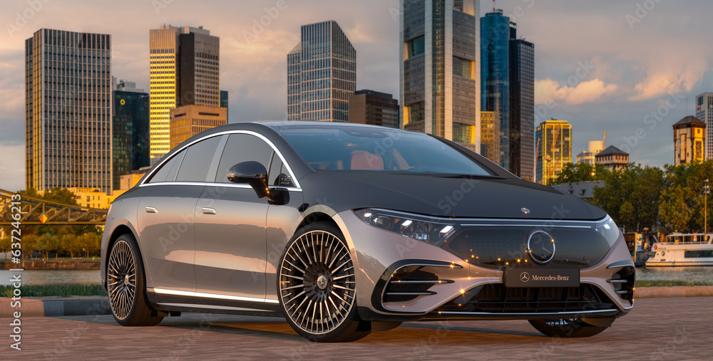 Electric Mercedes EQS This is the new flagship model and a ...