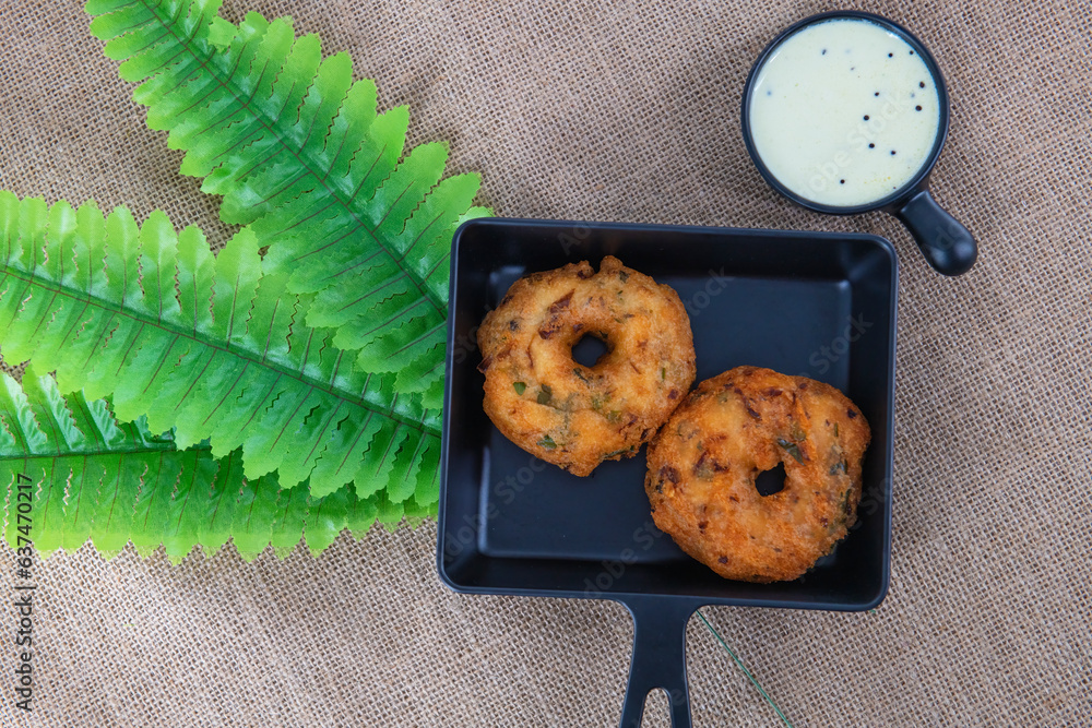 .Indian traditional snacks medhu vadai also called ulunda vadai. Famous ...
