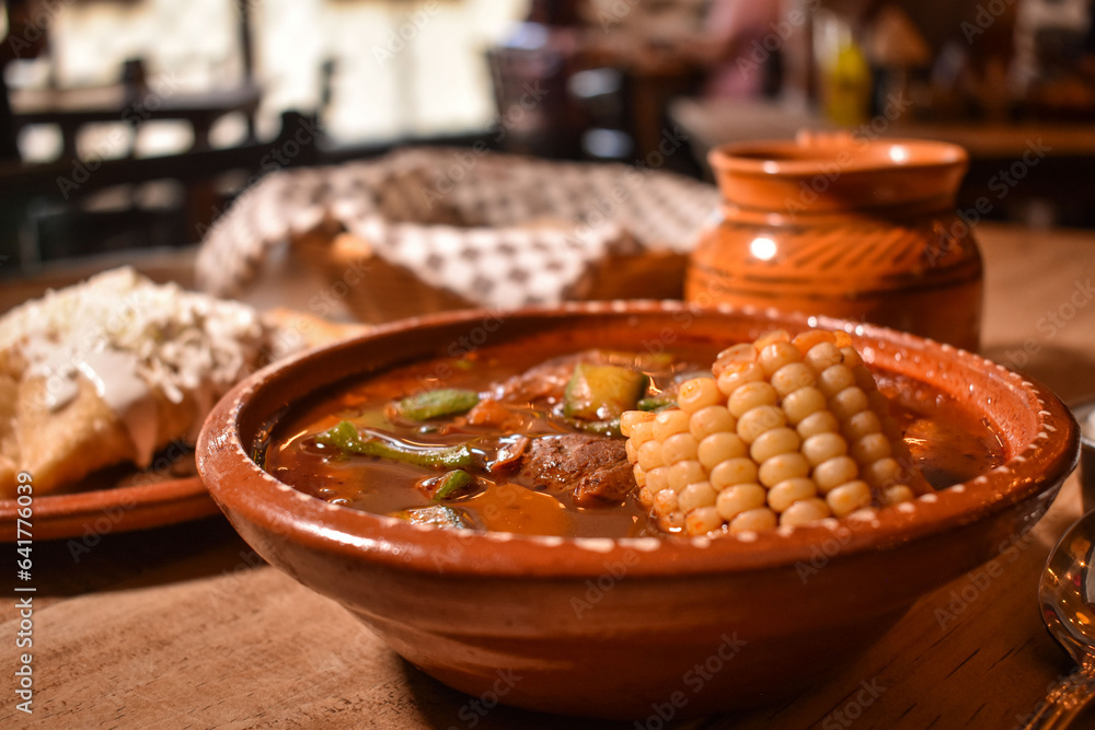 Foto de Stock Caldo o mole de olla comida tipica mexicana de caldo de ...