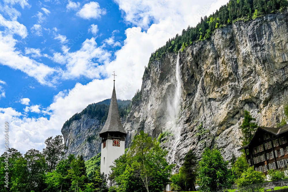 Lauterbrunnen, Wasserfall, Kirche, Staubbachfall, Fluss, Weisse ...