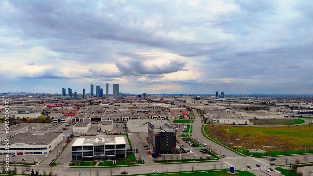 Stock-Foto „Drone view of North American city: heartbeat of megapolis ...