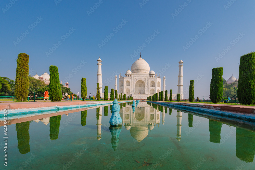 Architecture of the Taj Mahal as seen from the fountain. The Taj Mahal ...