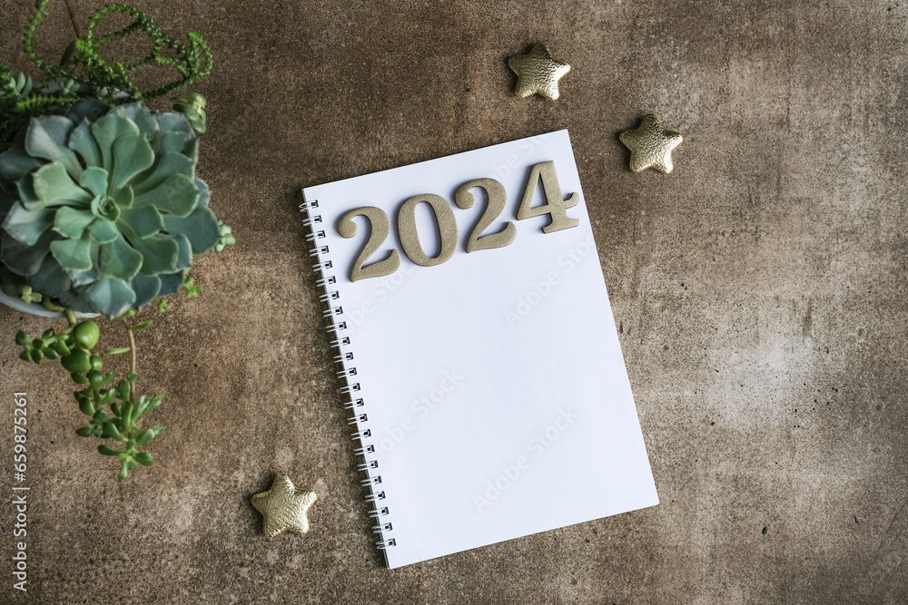 Blank notepad mockup and golden numbers 2024. Bucket list and goals for ...