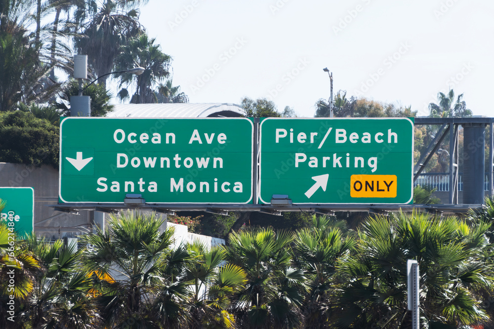 Ocean Ave Downtown Santa Monica and Pier Beach Parking signs on Pacific ...