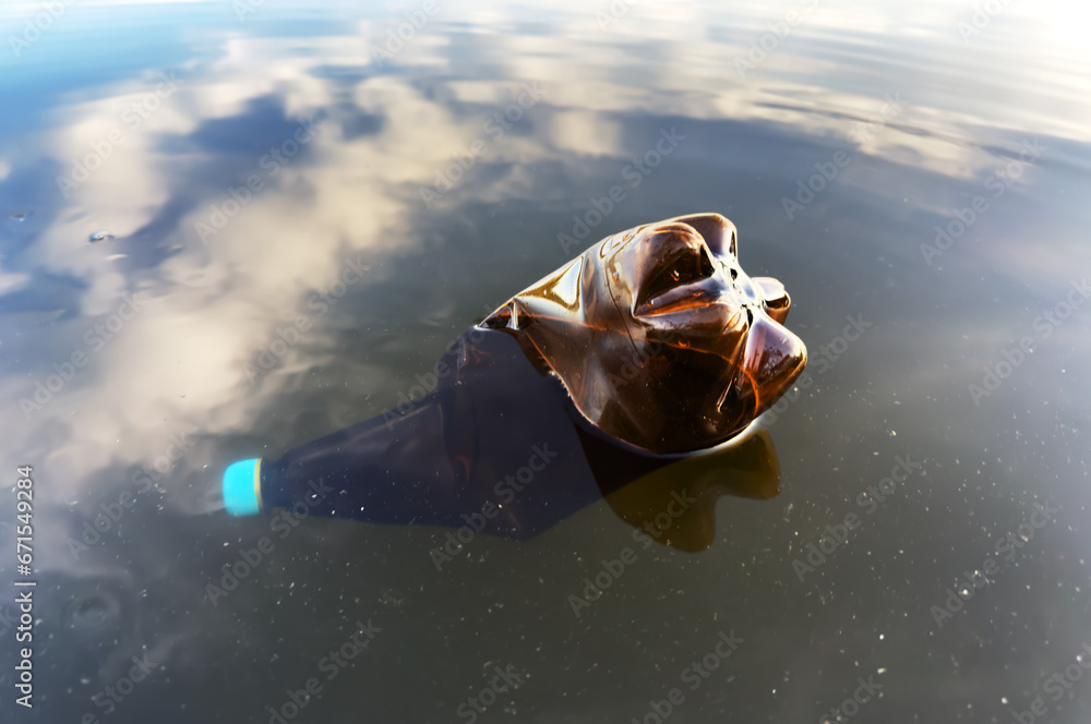 Plastic pollution is filling ocean and devastating wildlife. Aquatic ...