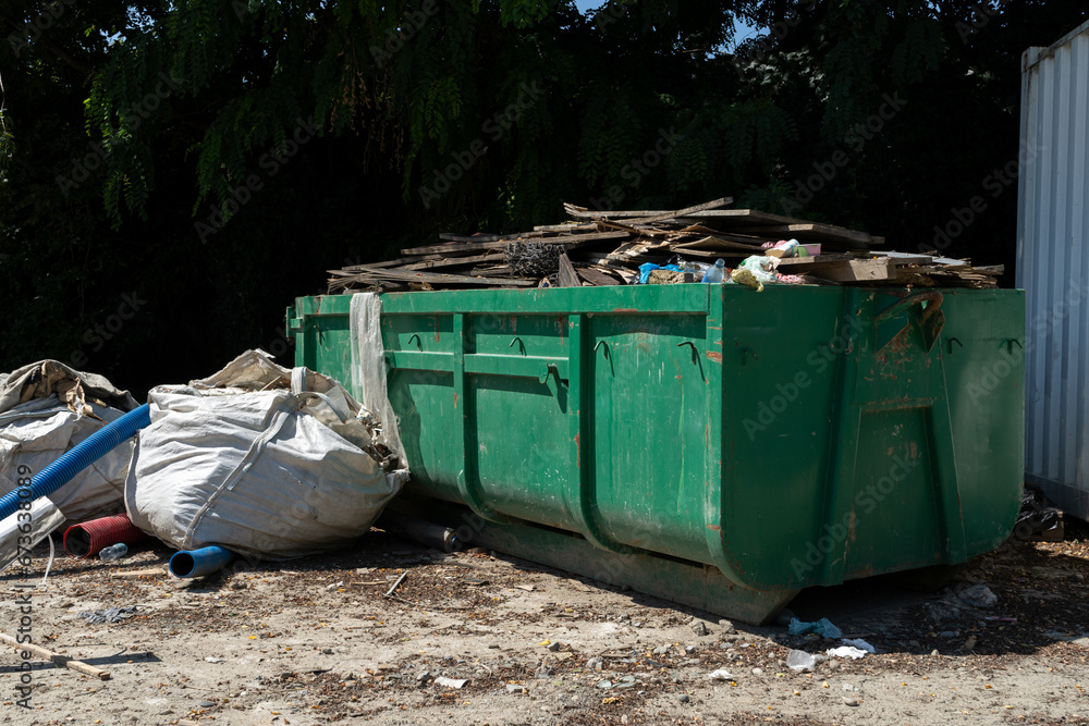 Rectangular open top roll off dumpster. Heavy duty hook lift container ...