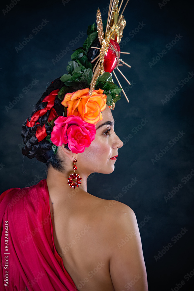 Retrato Dramático de Frida Kahlo mujer latina con diadema de flores y ...