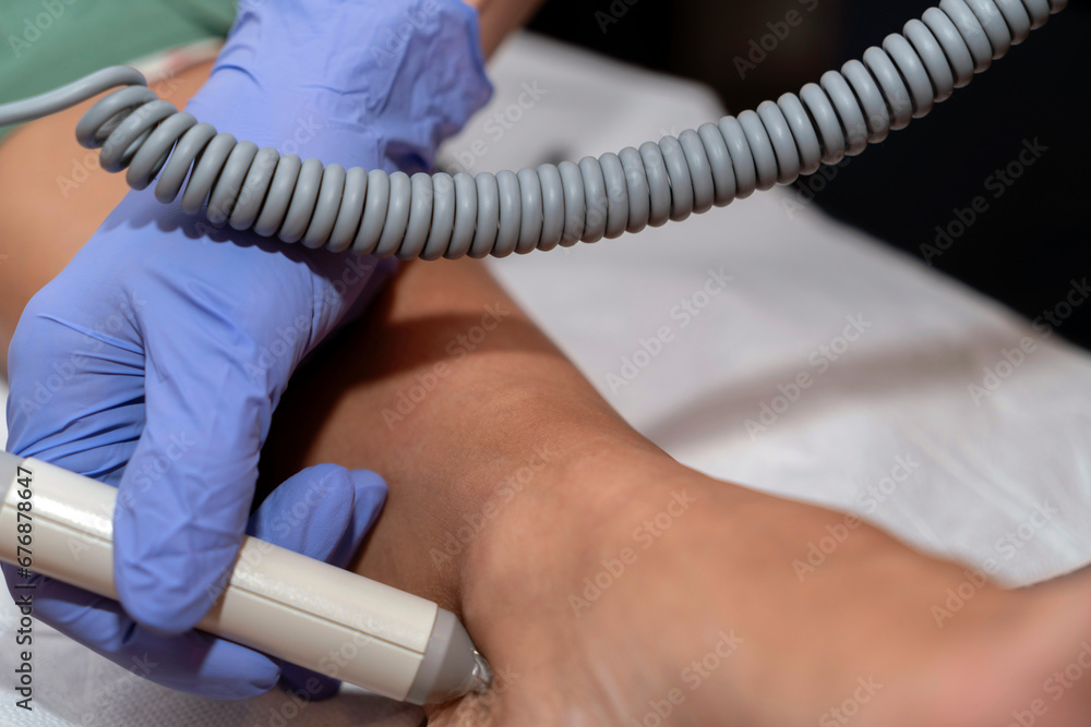 Blood pressure measurement from the popliteal artery leg, Ankle ...