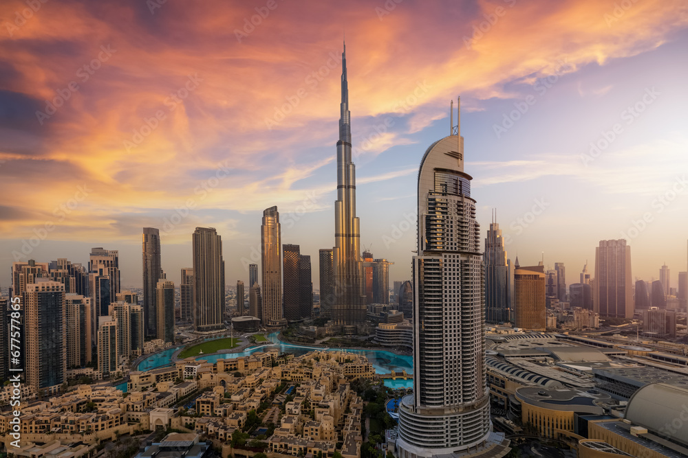 Panoramic sunrise view of the downtown district skyline of Dubai, UAE ...