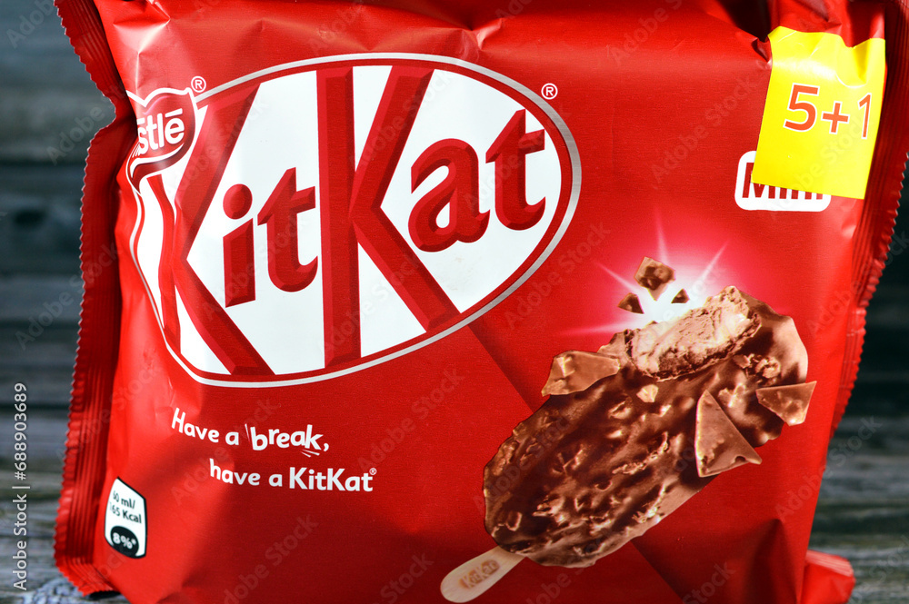 Foto de Stock Cairo, Egypt, December 3 2023: KitKat stick ice cream ...