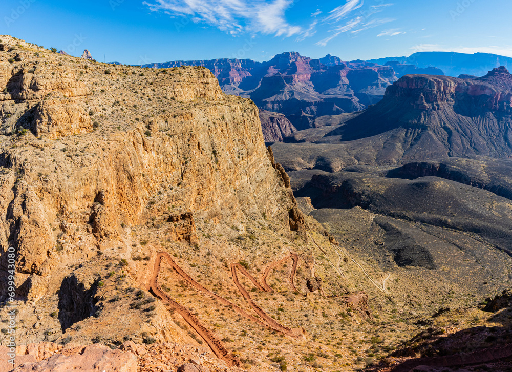 Switchbacks Descending Toward The Tonto Platform and Skeleton Point ...