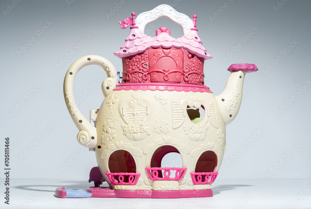 kent, uk, 01.01.2024 rare retro Vintage My Little Pony Musical Teapot ...
