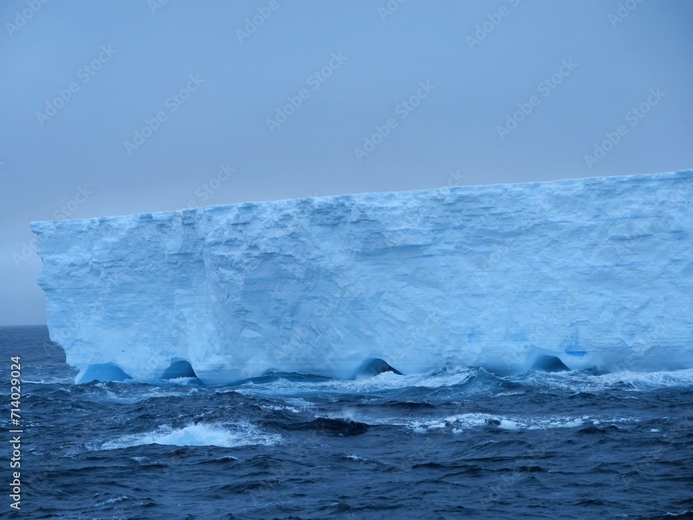 Die Reste des einst größten Eisbergs der Welt, A76a, in der Scotiasee ...