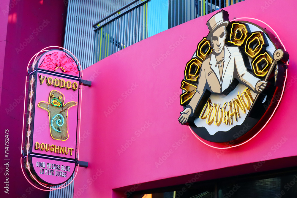 Universal City, Hollywood, California: Voodoo Doughnut on CityWalk at ...
