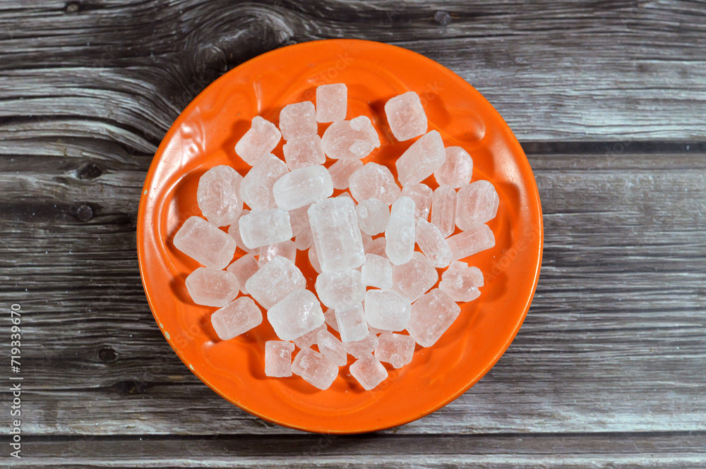 Stock-Foto „pile of rock crystal sugar candy lumps, a type of ...