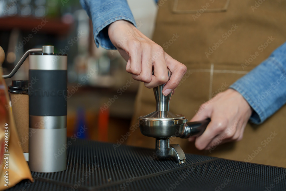 The hands of an Asian female employee Barita employee Businessman cafe ...