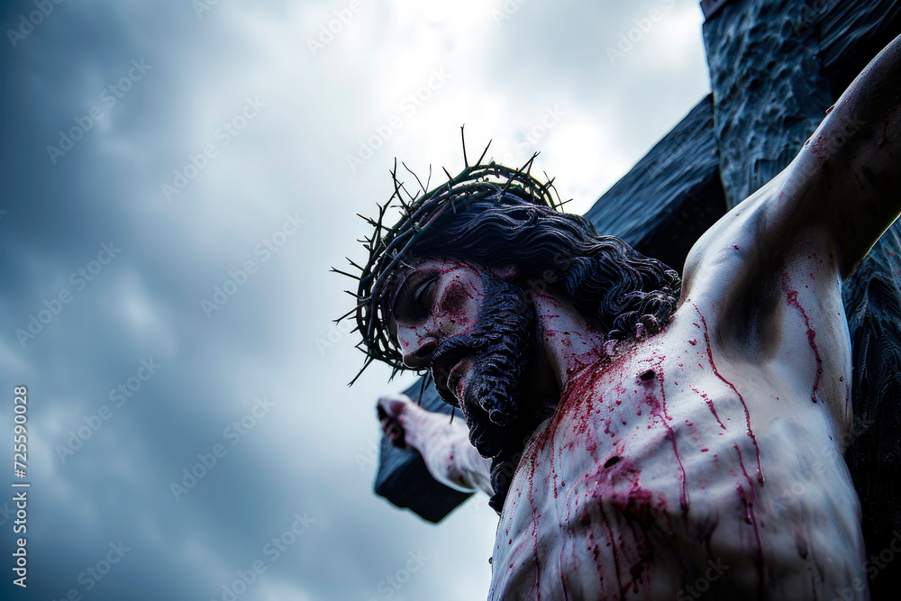 statue of crucified Jesus Christ in a holy week procession 素材庫插圖 ...
