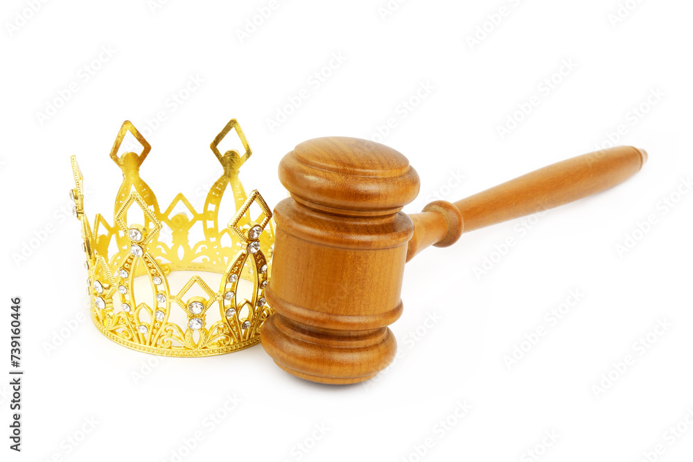 Monarchy, laws and court concept. Gold crown with judge gavel isolated ...