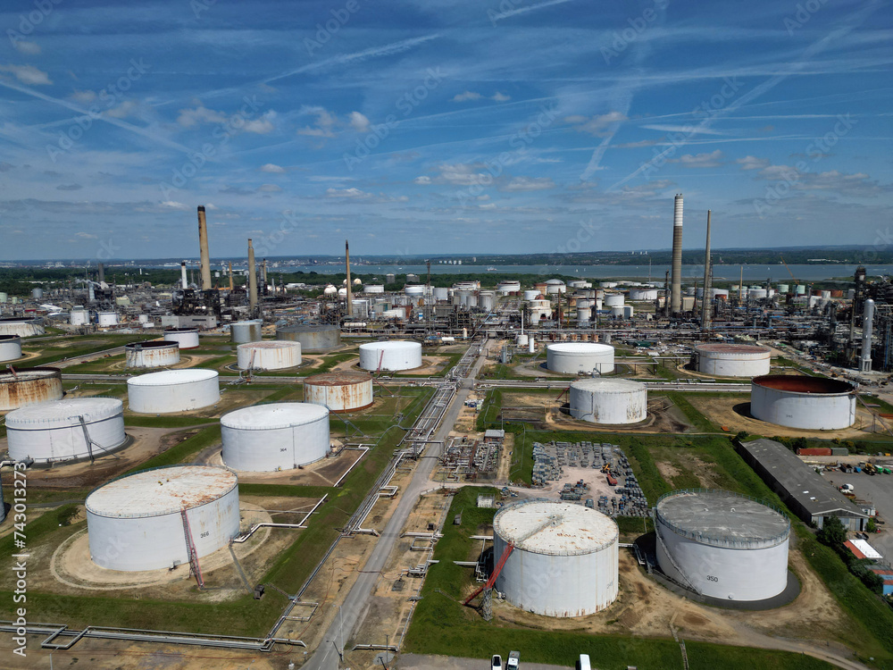 Biggest oil refinery and petrochemical complex in the UK based in ...
