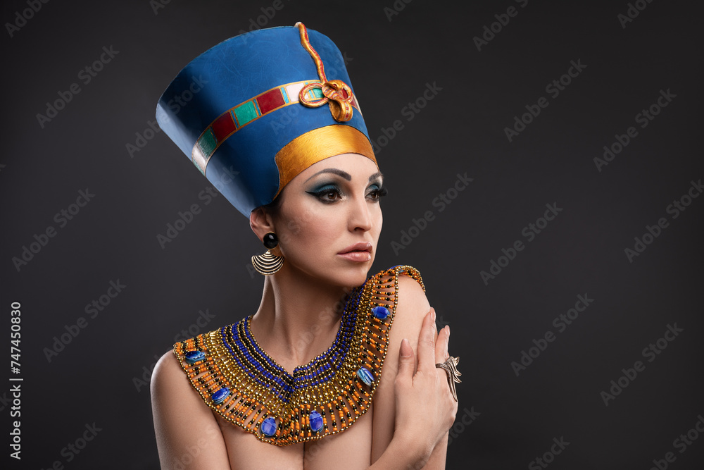 Portrait of perfect ancient egyptian princess woman in a crown. Queen ...