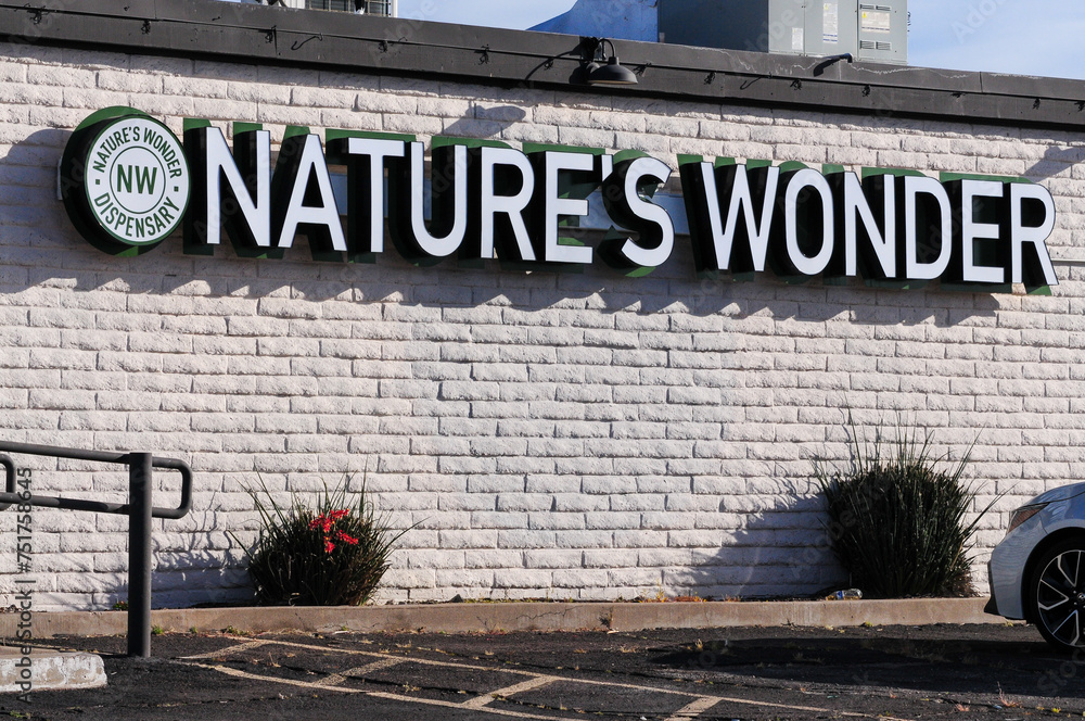 Stock-Foto „A cannabis dispensary sign reads “Nature’s Wonder” on a ...