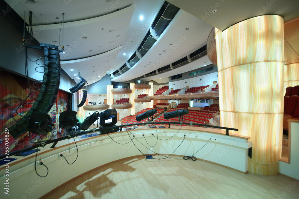 Balcony in Moscow State Music Theatre of Russian folk song concert hall ...
