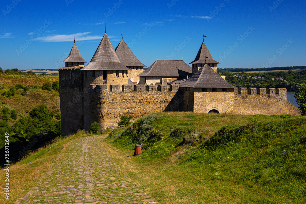 Foto de Stock Khotyn castle, ancient fortress during summer sunny day ...