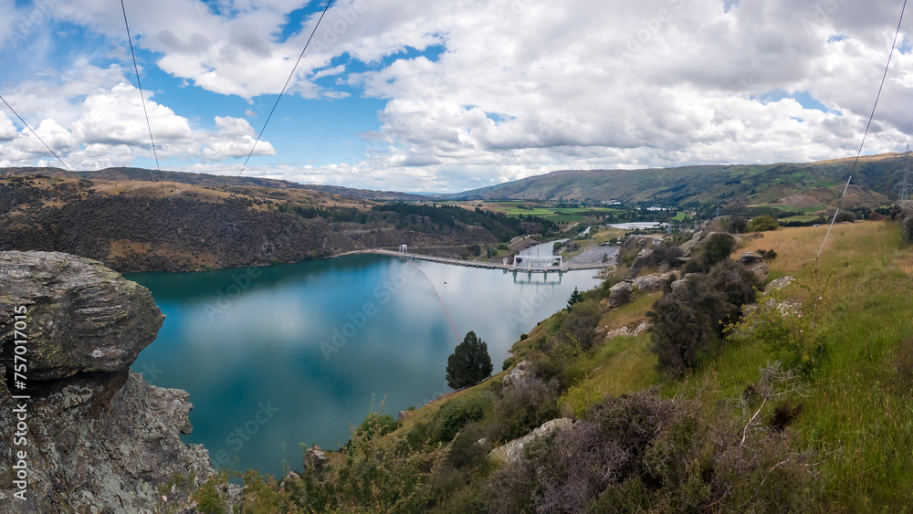 The Roxburgh Dam: Spectacular Scenery of Rolling Hills, Native Flora ...
