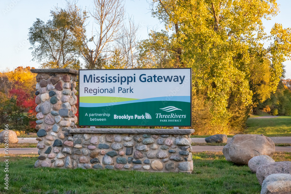 Entrance to Mississippi Gateway Regional Park in Brooklyn Park ...