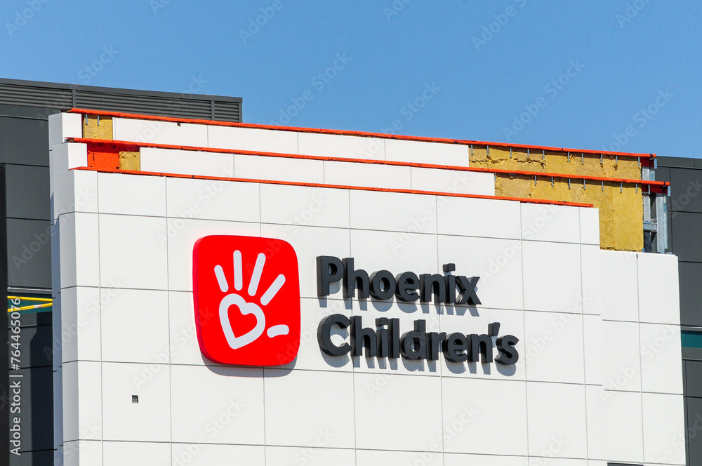 The main building of the Phoenix Children's Hospital - Arrowhead Campus ...