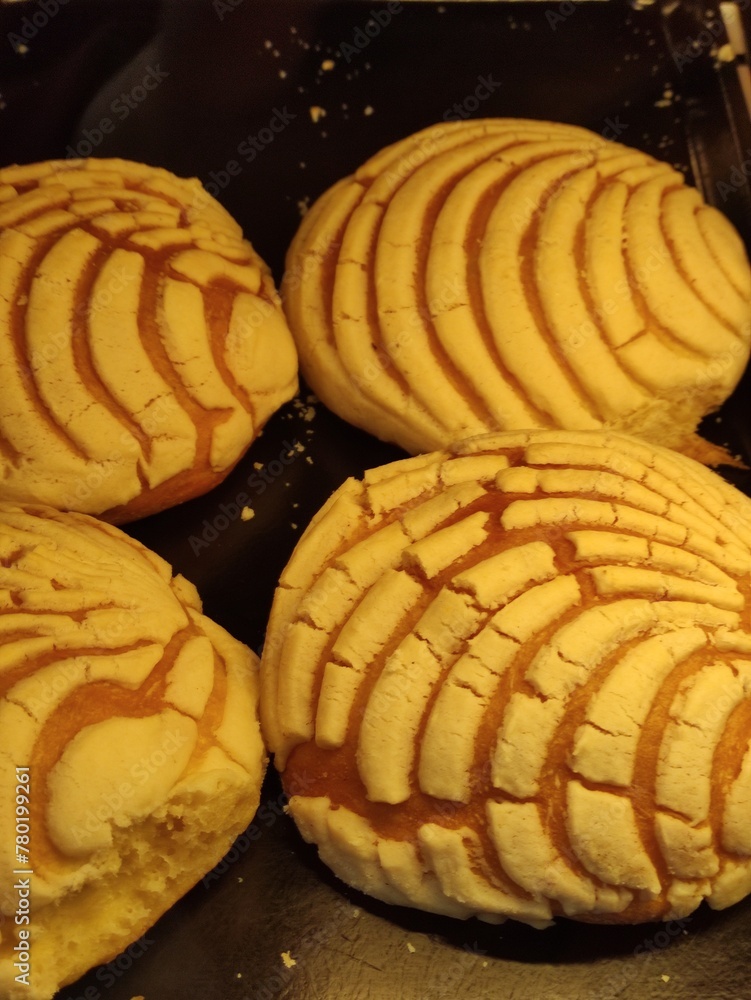 Stock-Foto „Authentic concha, traditional Mexican sweet bread made from vanilla,Auténtica concha ...