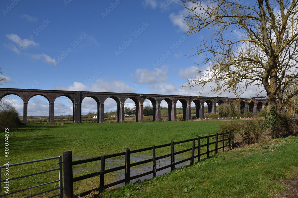 Foto de Stock the arches of the harringworth viaduct (or welland ...