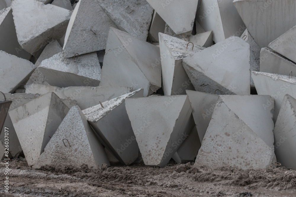 Concrete pyramids. Dragon teeth. Protection and trap for tanks ...