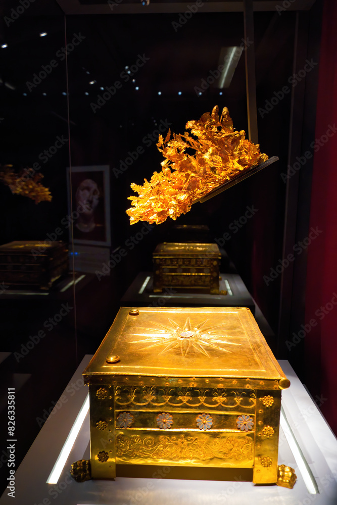 Archaeological Museum of Vergina, the tomb of the Macedonian King ...