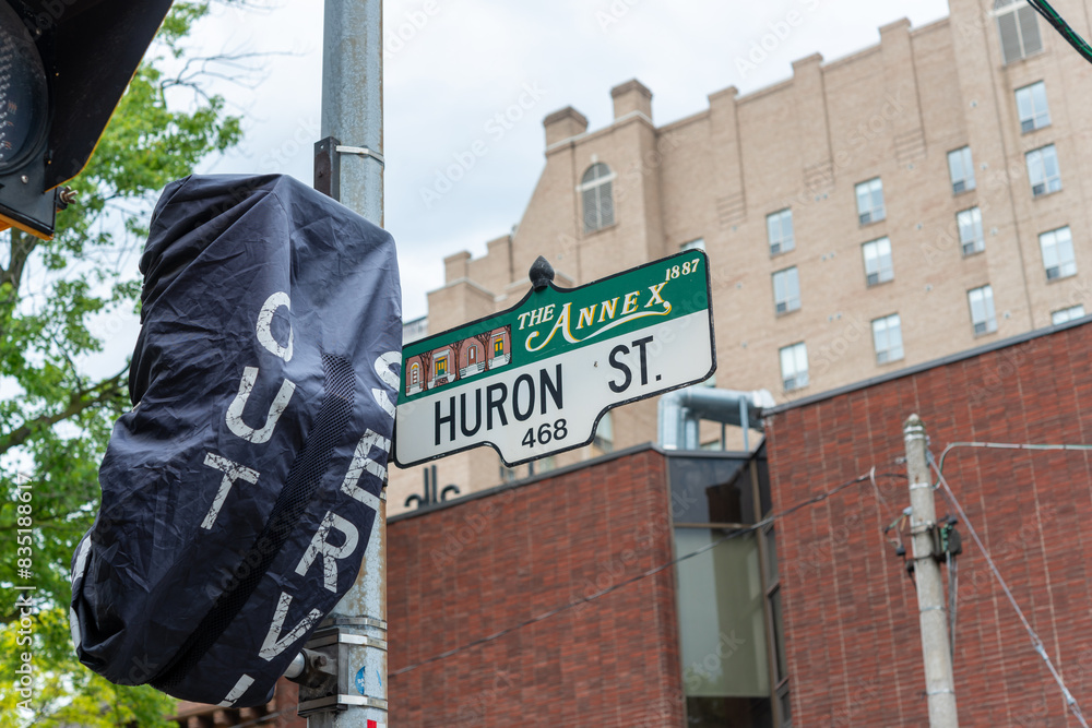 City of Toronto road sign at Huron St (northwest corner) of Bloor ...