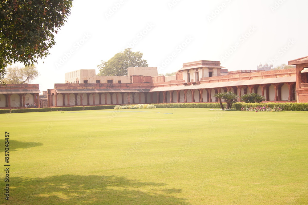 Стоковое фото «Buland Gate and the parts of Fatehpur Sikri palace in ...