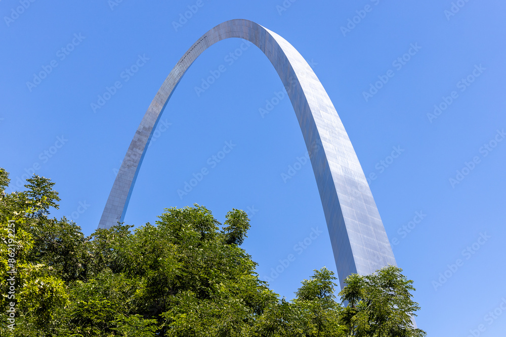 The St. Louis Gateway Arch, designed by Finnish architect Eeero ...