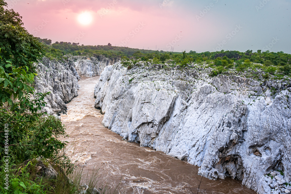 Bhedaghat well-known for its Marble rocks gorge which magically changes ...
